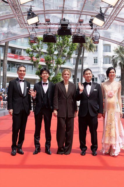 【カンヌ映画祭】濱口竜介監督、『急に具合が悪くなる』世界初上映 14分間の拍手喝采＆“環境賞”受賞：山陽新聞デジタル｜さんデジ