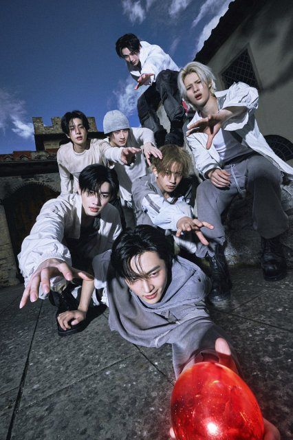 ”ヴァンパイア”コンセプト・ENHYPEN、”異例”プロモーションが話題に 献血キャンペーン”予約枠”満了：山陽新聞デジタル｜さんデジ