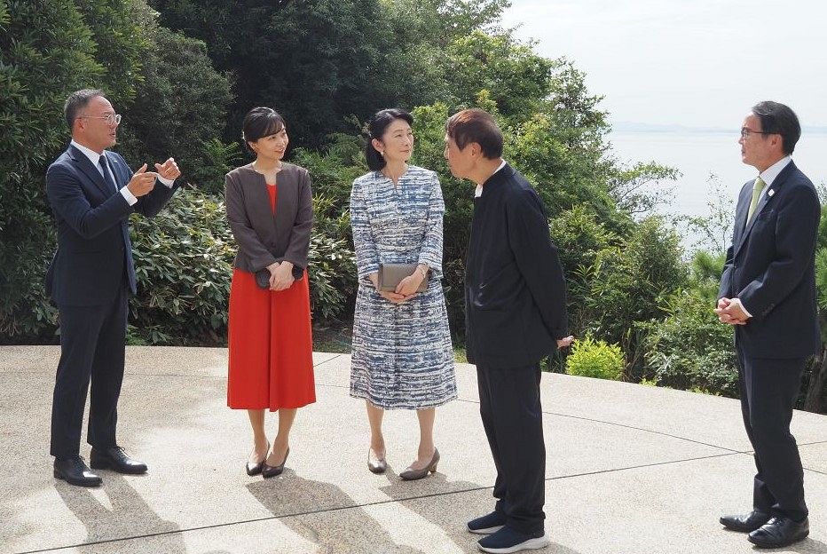 紀子さま、佳子さま香川訪問 「瀬戸内国際芸術祭2025」の作品鑑賞：山陽新聞デジタル｜さんデジ