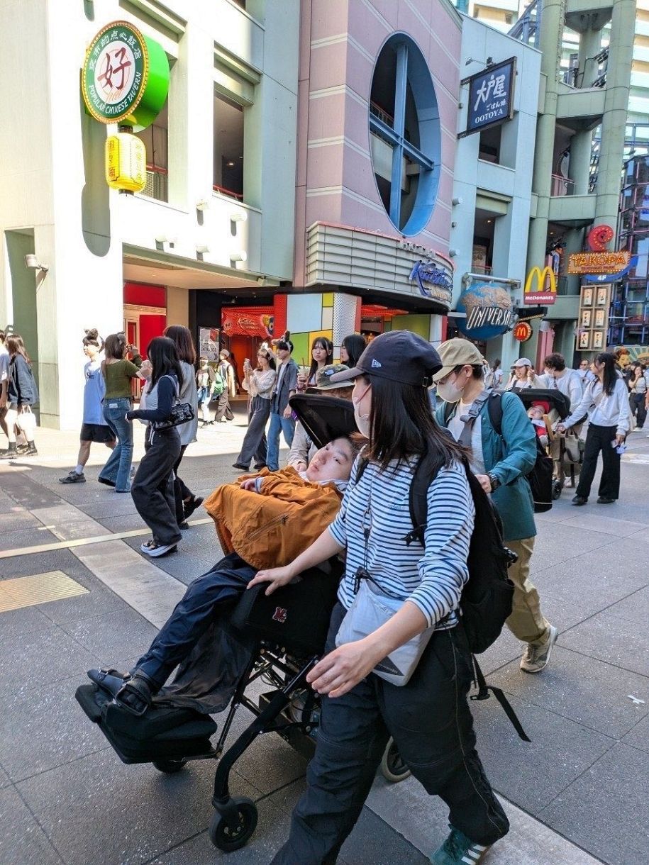 気兼ねなく外出楽しんで 車いす利用者の万博ツアー企画：山陽新聞デジタル｜さんデジ