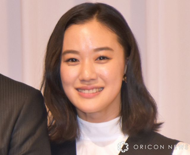 蒼井優、“母”神野三鈴との2ショットに反響「似ていますね」「笑うとそっくり」 出会いから20年、映画『TOKYOタクシー』で初の親子役：山陽 ...